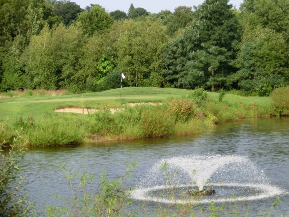 Button Hole Golf & Learning Center | Perklee